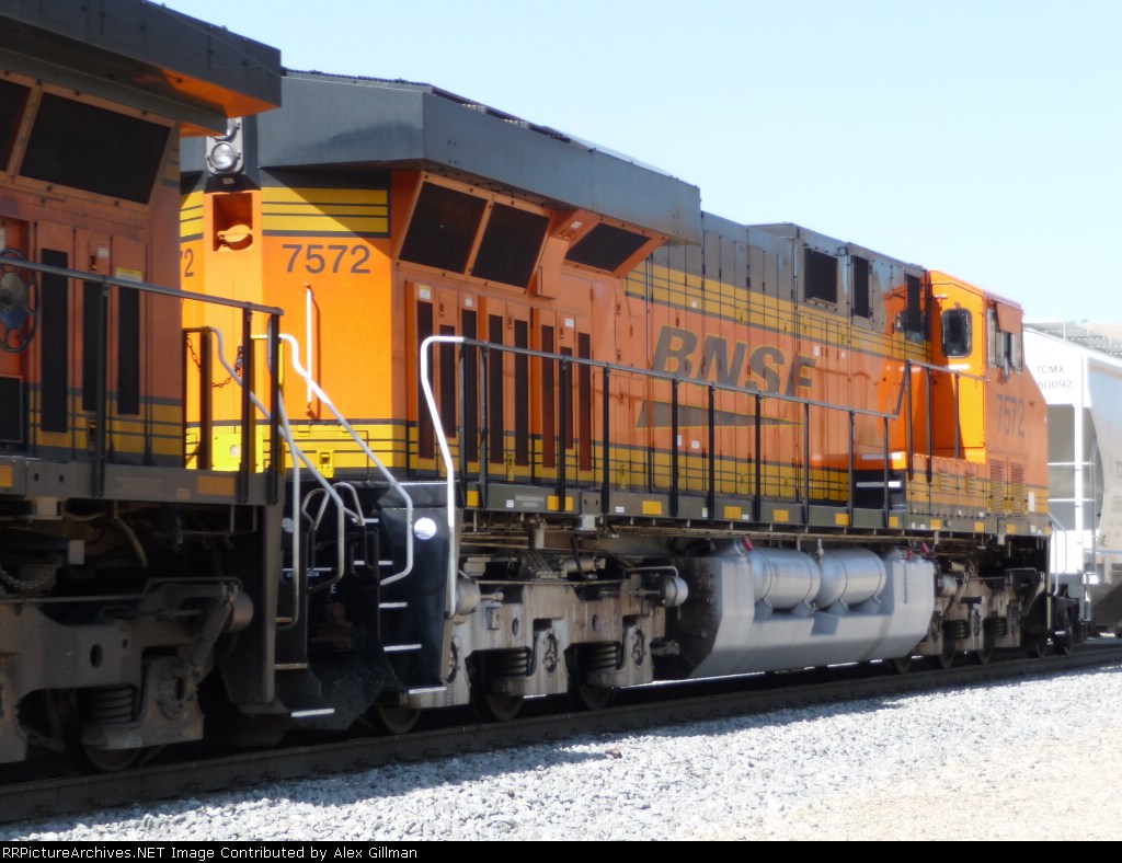 BNSF 7572 Westbound
